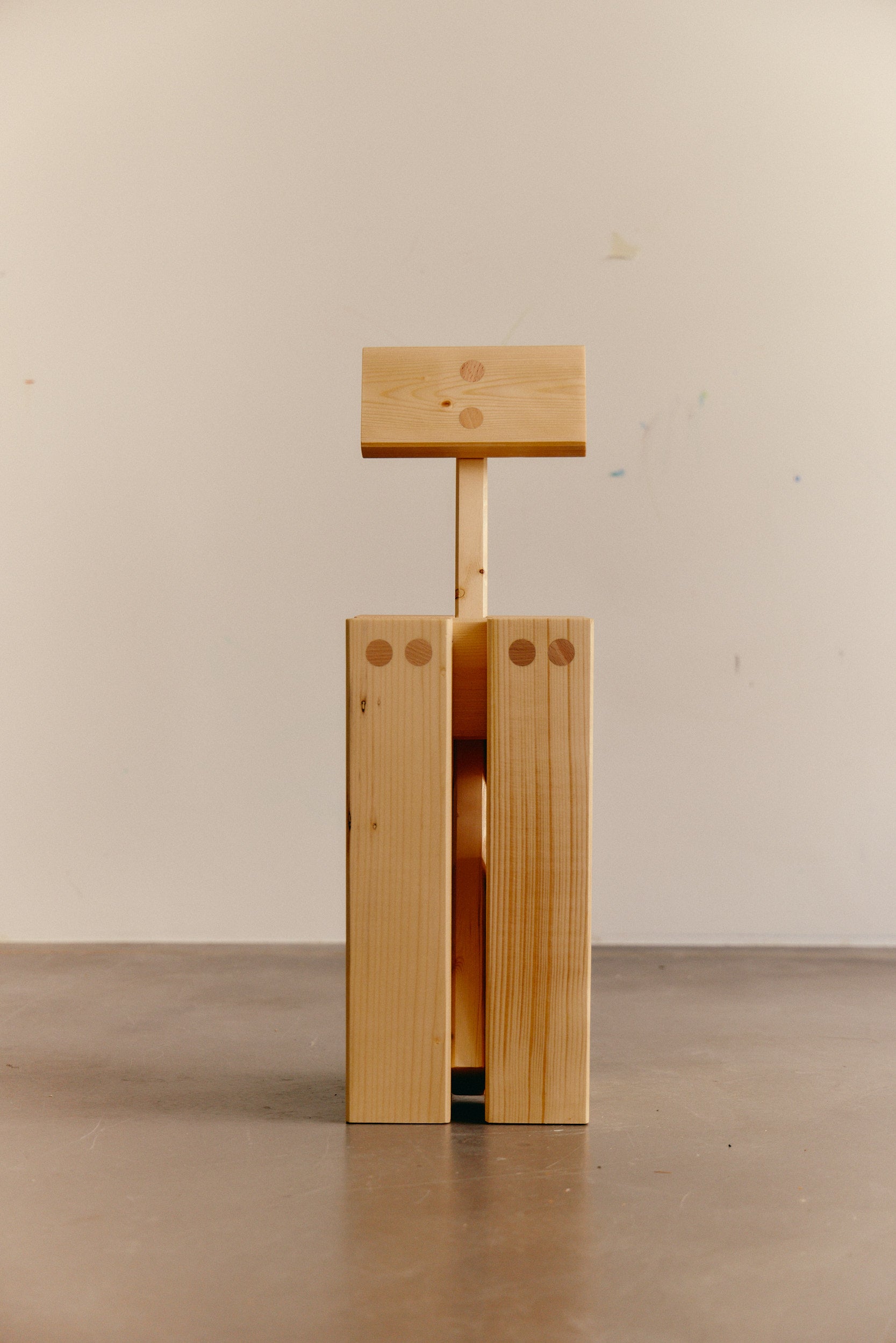 N08F006 – Yellow Nose Studio
