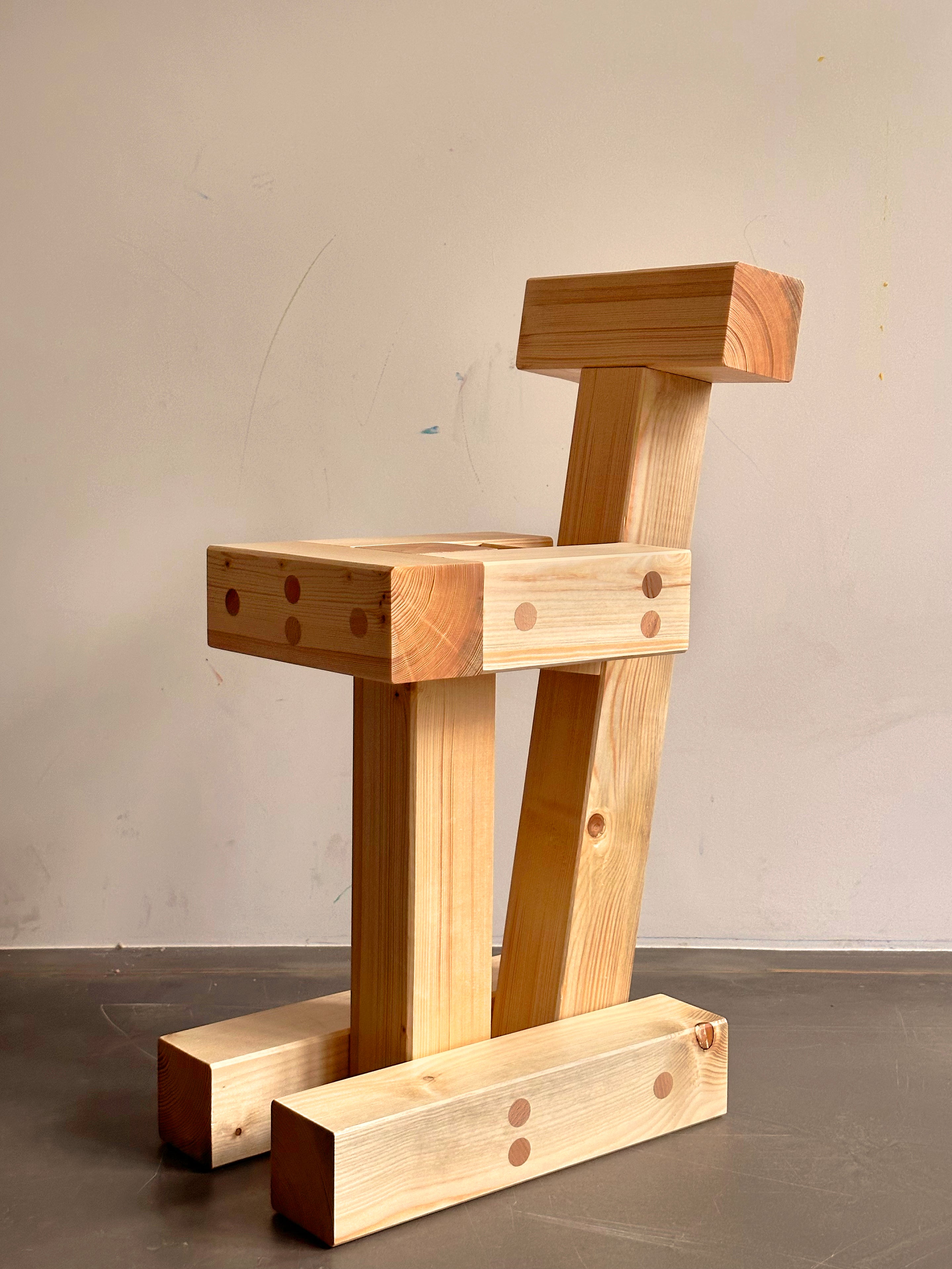 N08F012 – Yellow Nose Studio