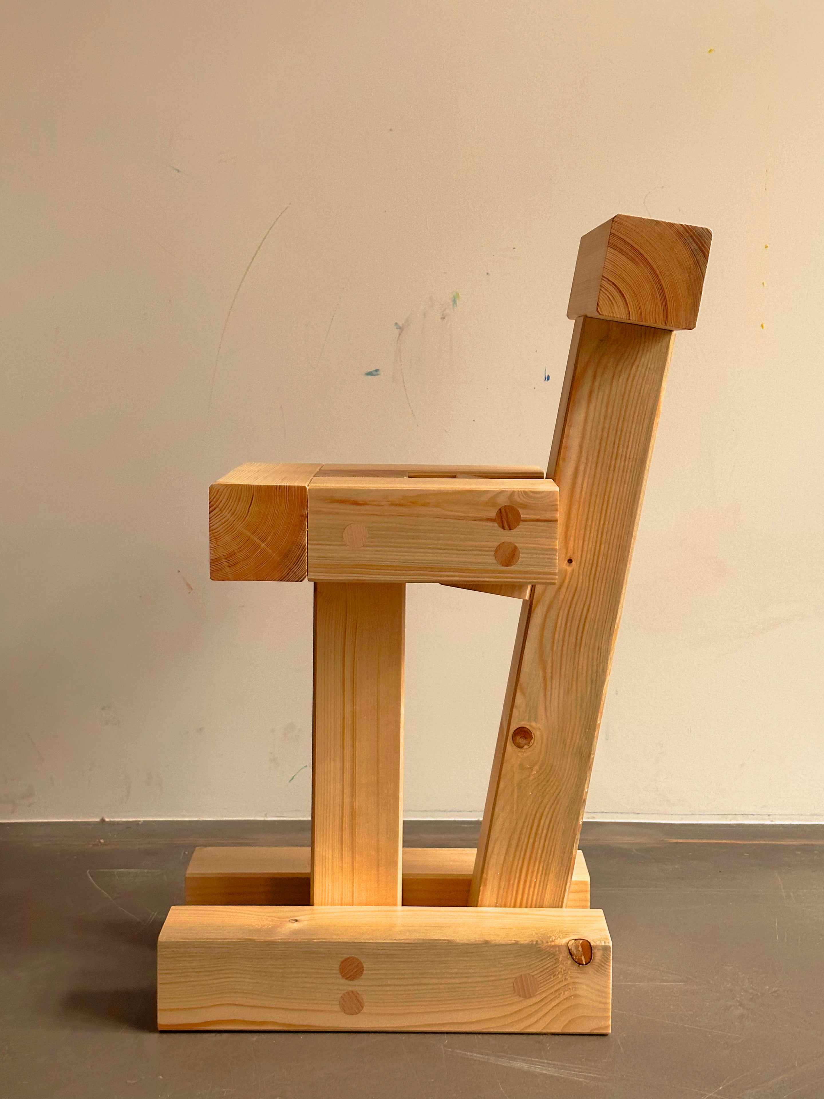 N08F012 – Yellow Nose Studio